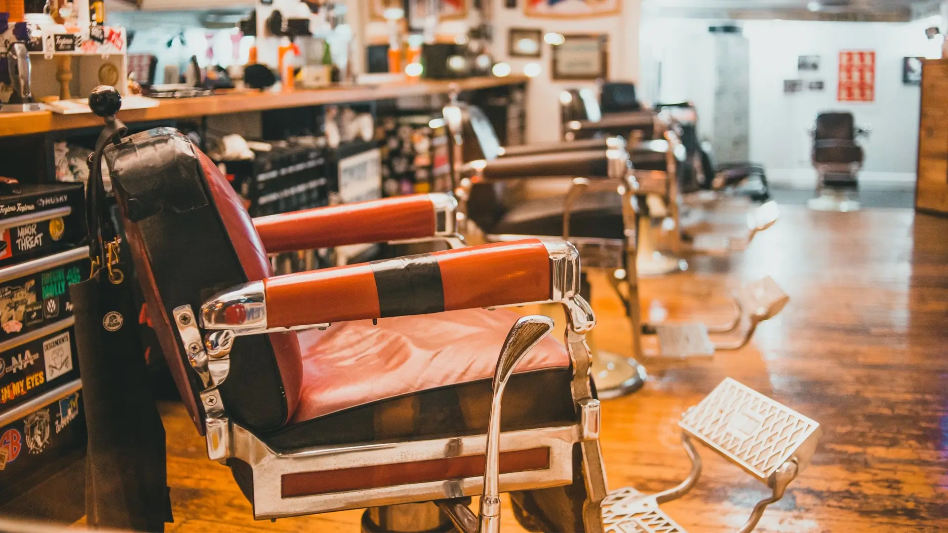 Why Are Barber Chairs So Expensive? - Kingshadow